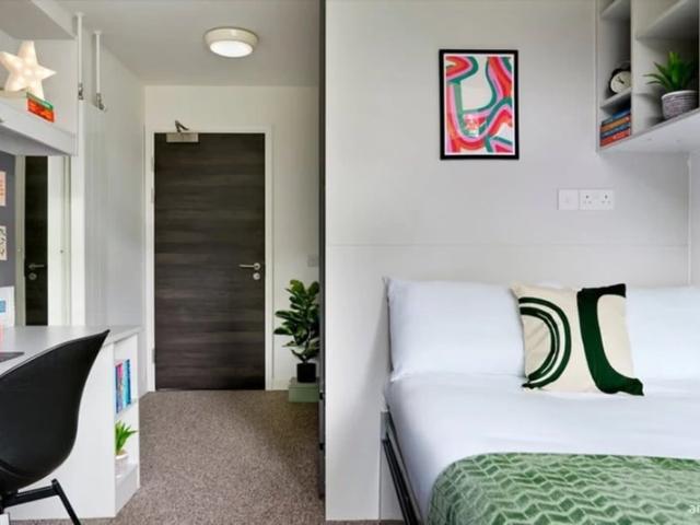 Room at Clifton Place, Glasgow