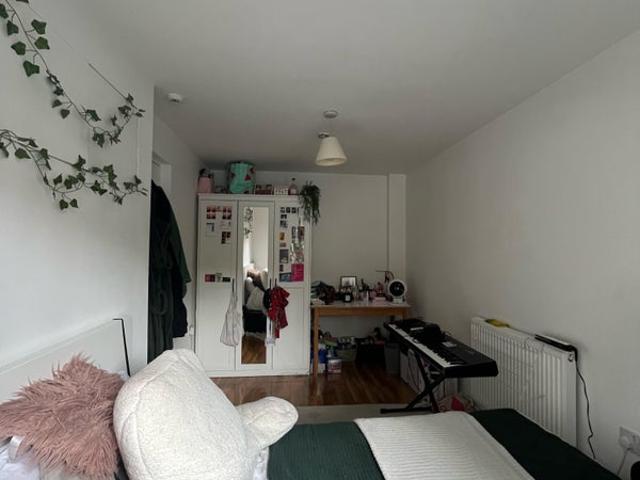 Room at Clifton Place, Greater London