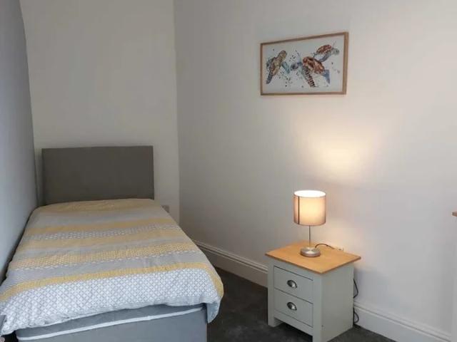 Room at Clifton Road, Burnley
