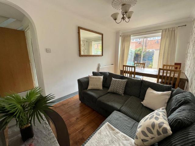Room at Clifton Road, Greater London