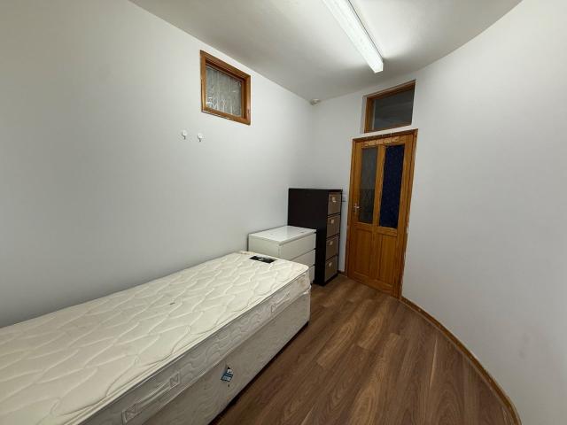 Room at Clifton Road, Greater London