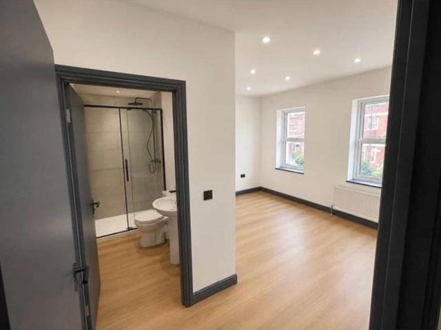 Room at Clifton Road, Liverpool