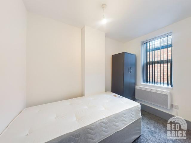 Room at Clifton Road, Rugby
