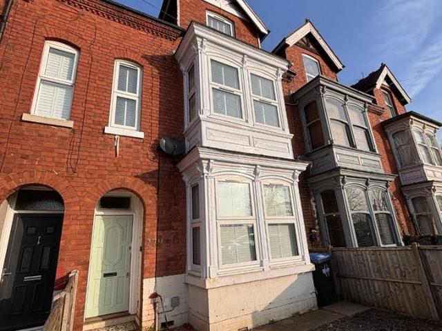 Room at Clifton Road, Rugby