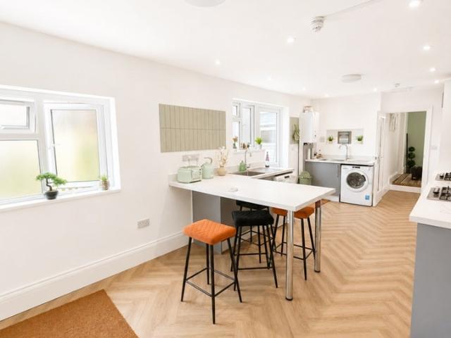 Room at Clifton Road, Rugby