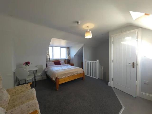 Room at Clifford Road, Bristol
