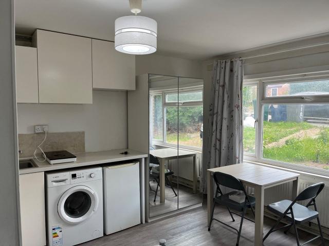 Room at Clitterhouse Road, Greater London