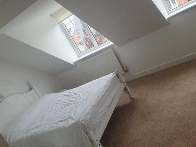 Room at Clos Cradog, Penarth