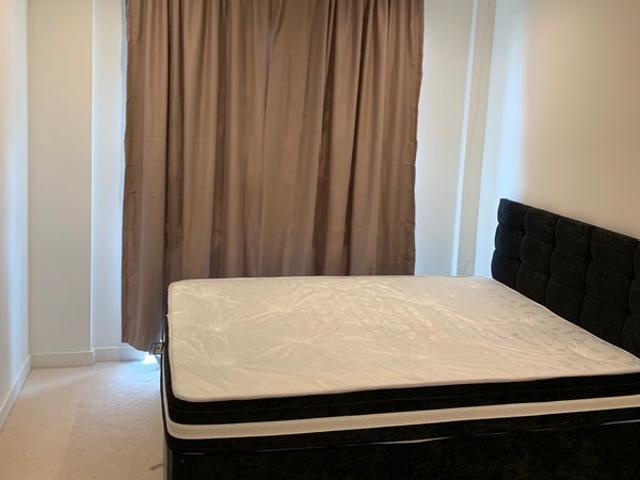 Room at Clovelly Road, Greater London