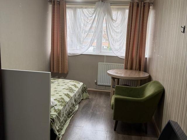 Room at Clovelly Way, Greater London