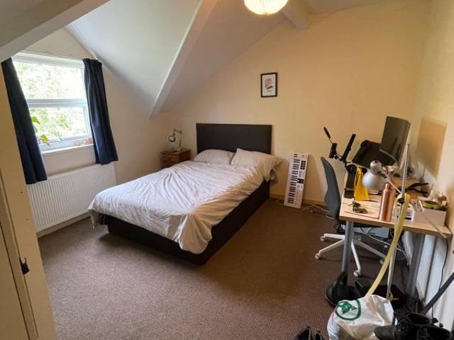 Room at Clyde Road, Manchester