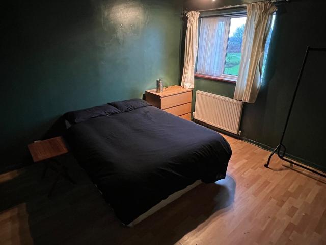 Room at Clyde Street, Gateshead