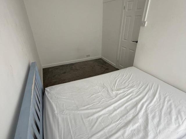 Room at Coalshaw Green Road, Chadderton