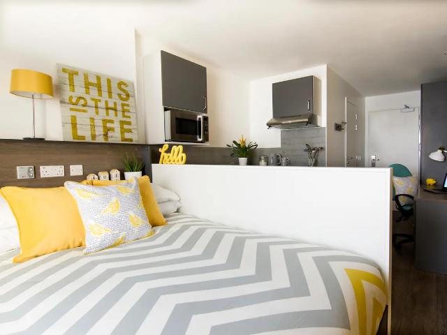 Room at Cobourg Street, Plymouth