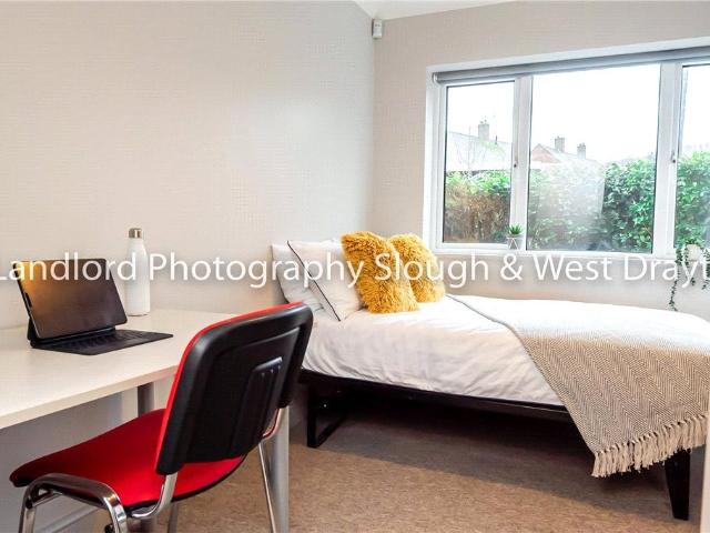 Room at Cobbett Road, Guildford