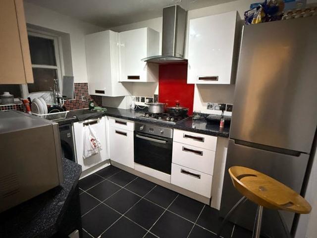Room at Cobham Close, Slough