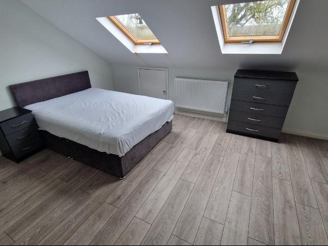 Room at Cobham Road, Greater London