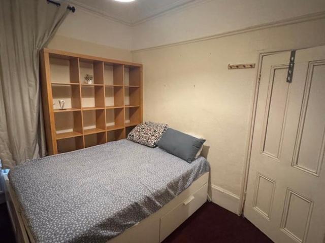 Room at Cobham Road, Greater London