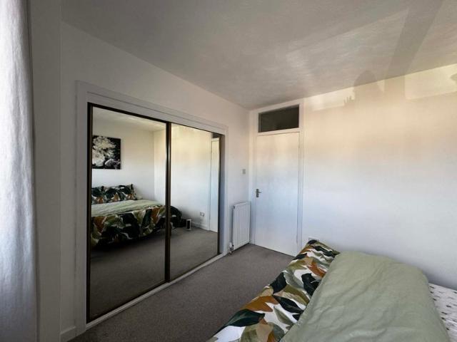 Room at Cook Crescent, Mayfield