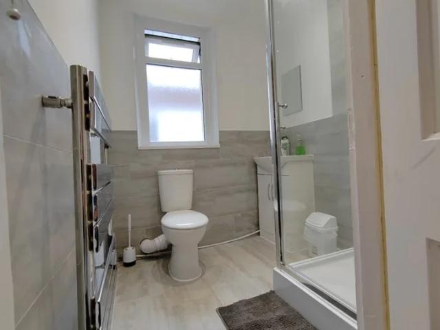 Room at Cook Street, Bristol