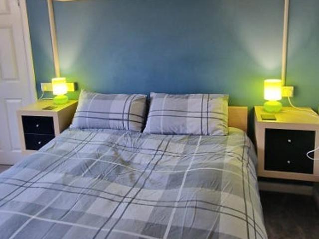 Room at Cooper Row, Crawley