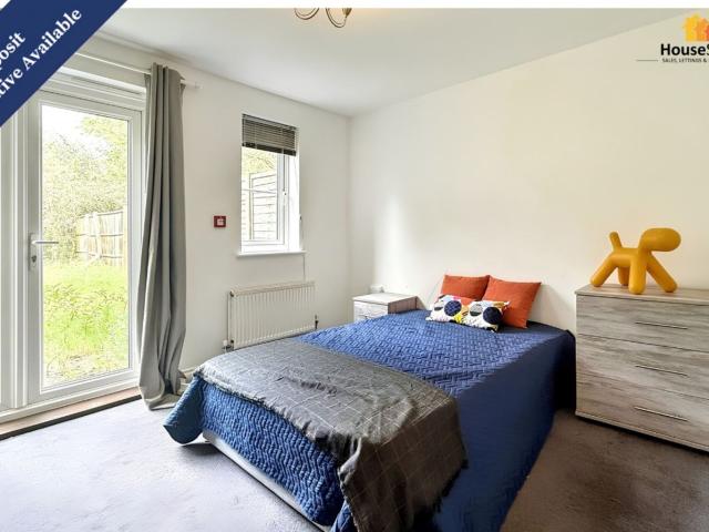 Room at Coopers Rise, High Wycombe Community Board