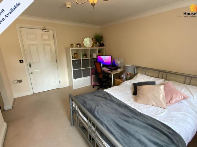 Room at Coopers Rise, High Wycombe Community Board