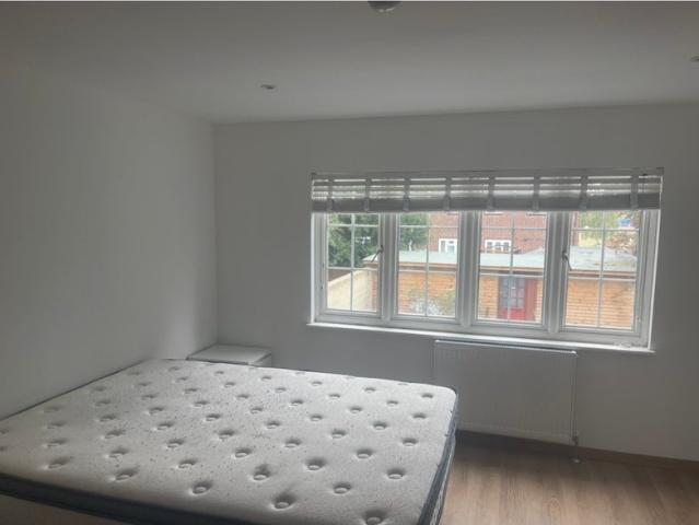 Room at Colonial Road, Greater London