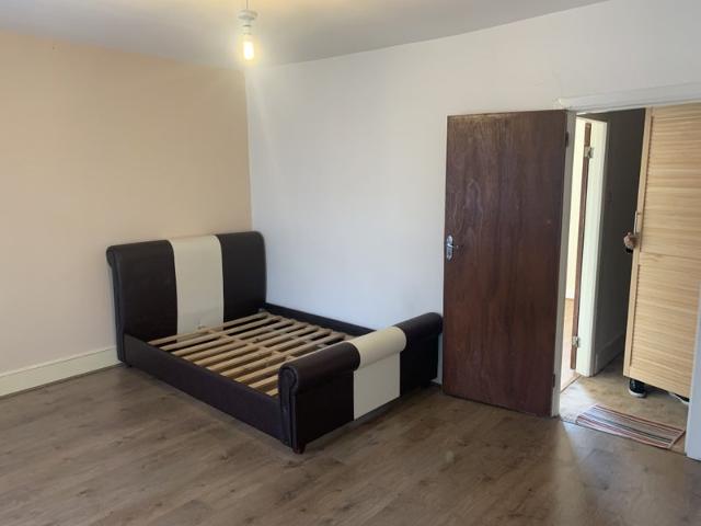 Room at Colchester Avenue, Greater London