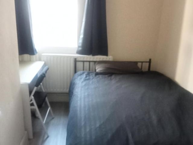 Room at Colchester Street, Coventry