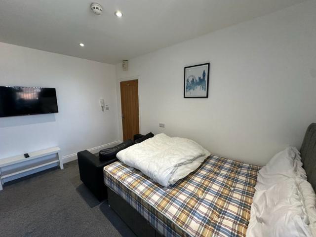 Room at Coldcotes Avenue, Leeds