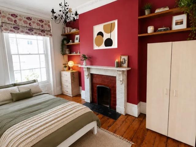 Room at Coldharbour Lane, Greater London