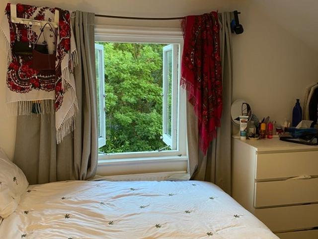 Room at Coldharbour Lane, Greater London