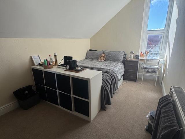Room at Coldharbour Road, Bristol