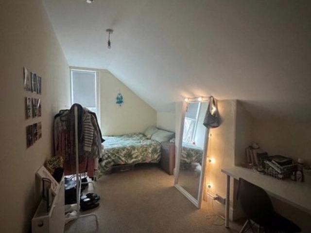 Room at Coldharbour Road, Bristol