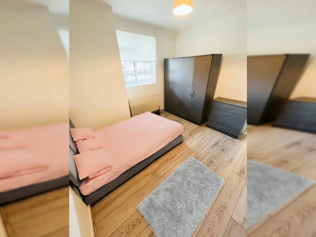 Room at Coleby Path, Greater London