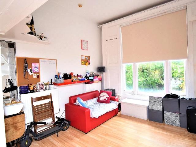 Room at Coleridge Road, Greater London