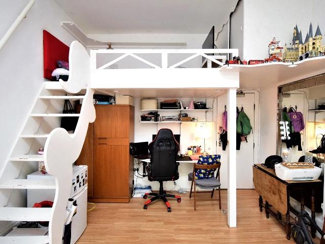 Room at Coleridge Road, Greater London