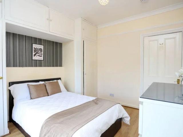 Room at Coleridge Square, Greater London