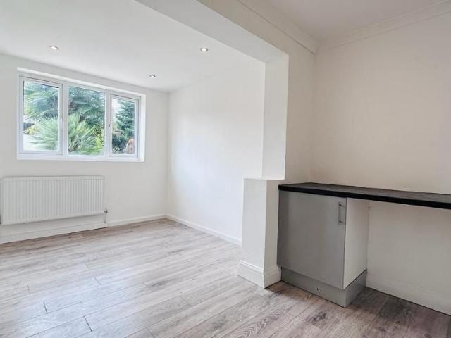 Room at Coles Green Road, Greater London