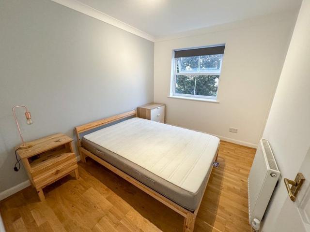 Room at Collard Place, Greater London