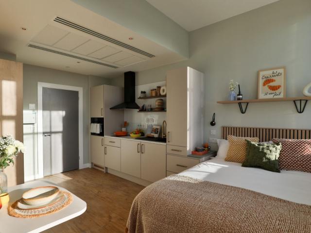 Room at College Green, Bristol