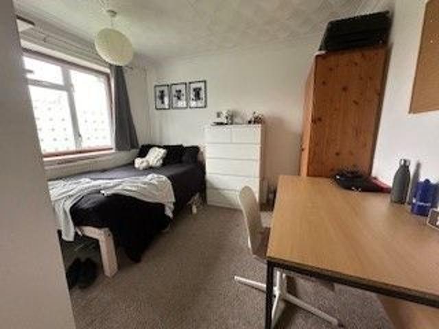 Room at College Road, Canterbury