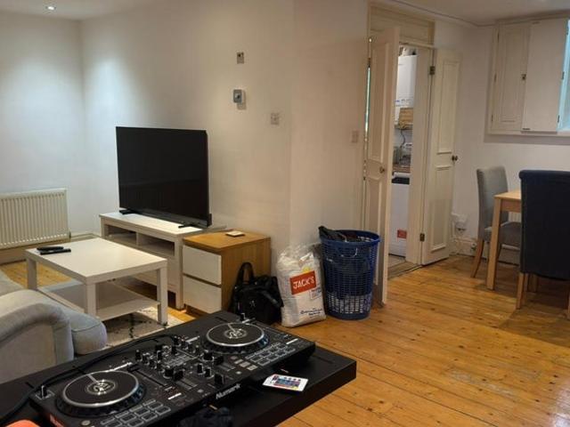 Room at College Road, Greater London