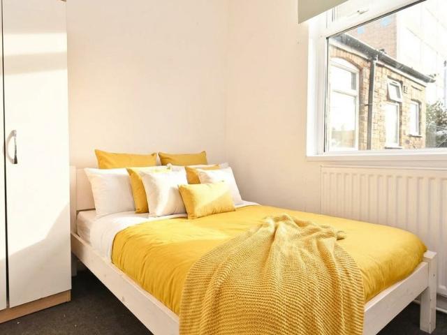 Room at College Road, Stoke on Trent