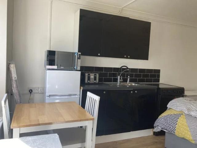 Room at Collingwood Road, Basildon