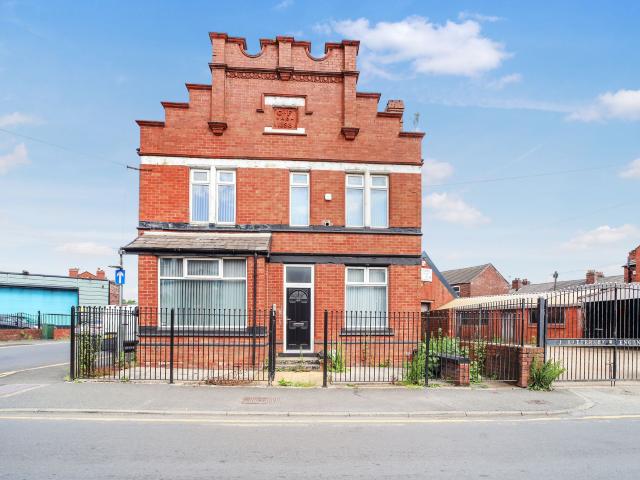 Room at Collingwood Road, Earlestown