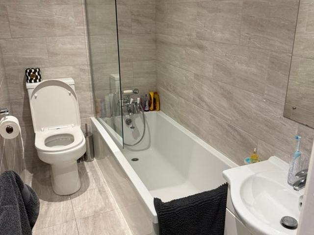 Room at Collingham Place, Greater London