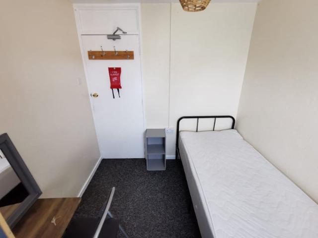 Room at Collins Meadow, Harlow