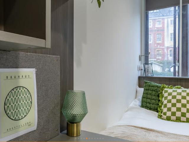 Room at Colston Avenue, Bristol